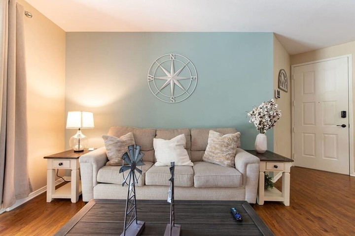 Luxury Modern Suite, King Bed, Fast Wifi - Santa Clarita, CA