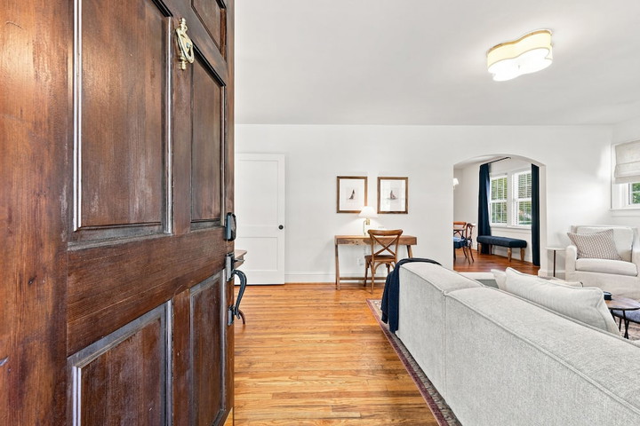 Cutest 3 Br Cottage In New Bern Close To Everything! Welcome To The New Bernian! - New Bern, NC