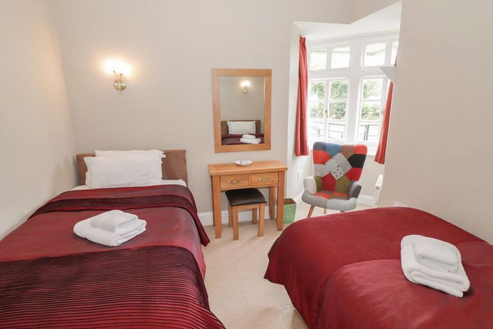 Raglan Lodge, Monmouth - Forest of Dean