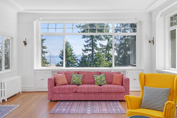 Luxe 3br Coastal Retreat - Mountain & Ocean Views - West Vancouver