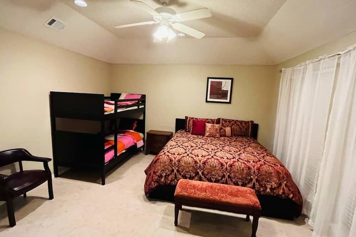Charming 2-bedroom House With Wifi, Ac In Wonderful Frisco - Frisco, TX