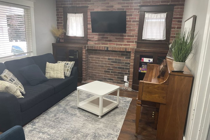 Cozy 2-bedroom Main Level Of Home, Sleeps Up To 6! - Provo, UT