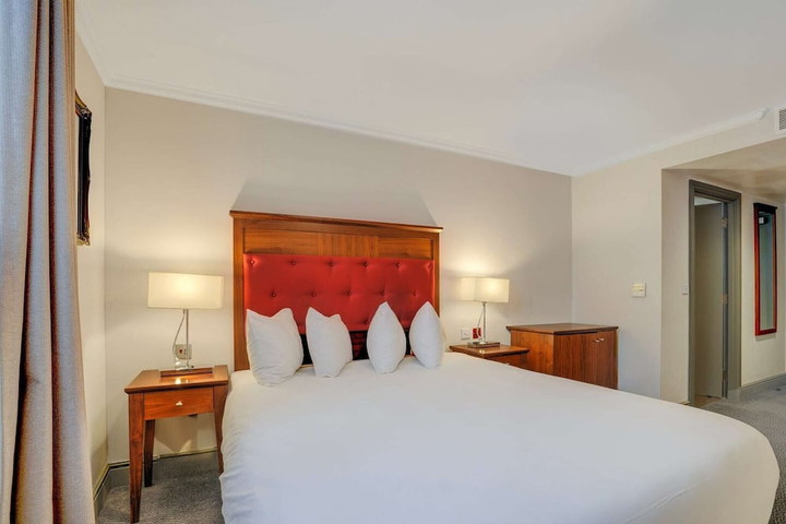 Sunday London Staines-upon-thames Heathrow T7 - Deluxe Double Room - Staines-upon-Thames