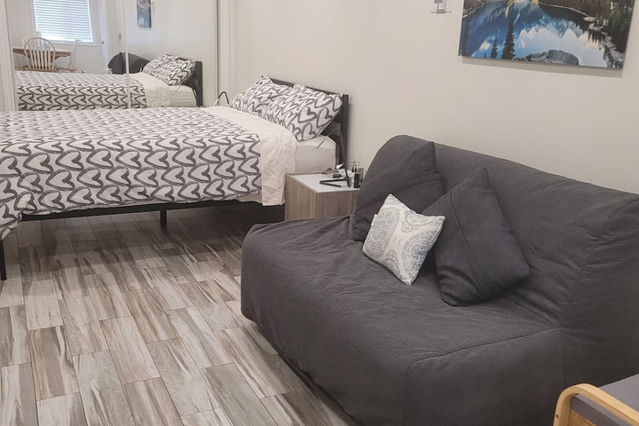 Cozy And Modern Bachelor Suite With Kitchenette And Bath - Guelph