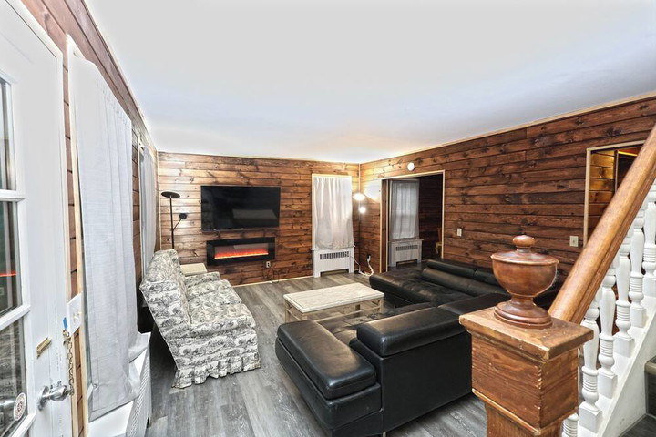 Rustic Log With Pool Game Room Amazing Koi Pound Just Mins From Hunter Mountain - Catskill, NY