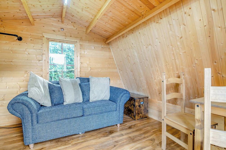 1 Bedroom Accommodation In Llandyfan, Ammanford - Llandeilo