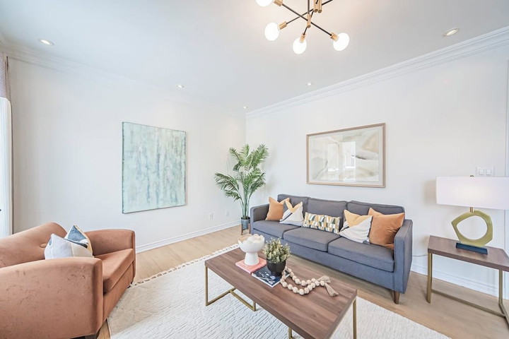 Newly Renovated 2-story House With 5 Bed Rooms And 4 Washrooms - Whitchurch-Stouffville