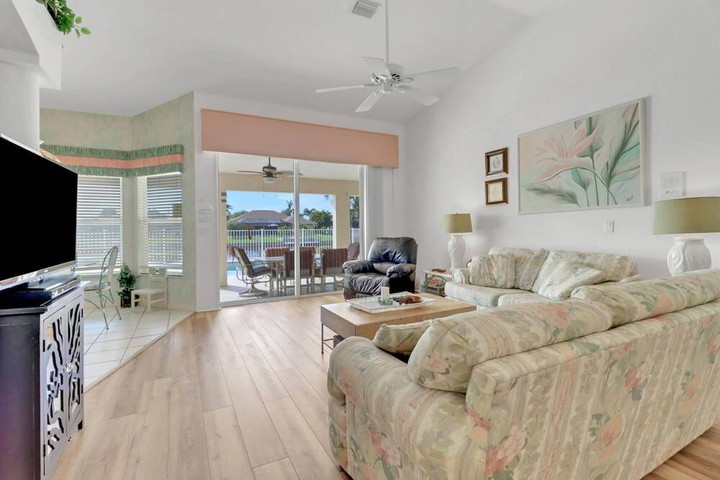 Profitez De Superbes Couchers De Soleil Dans Cette Maison De Canal D'eau Douce De Cape Coral Avec Une Vue Paisible Sur L'eau - Cape Coral, FL