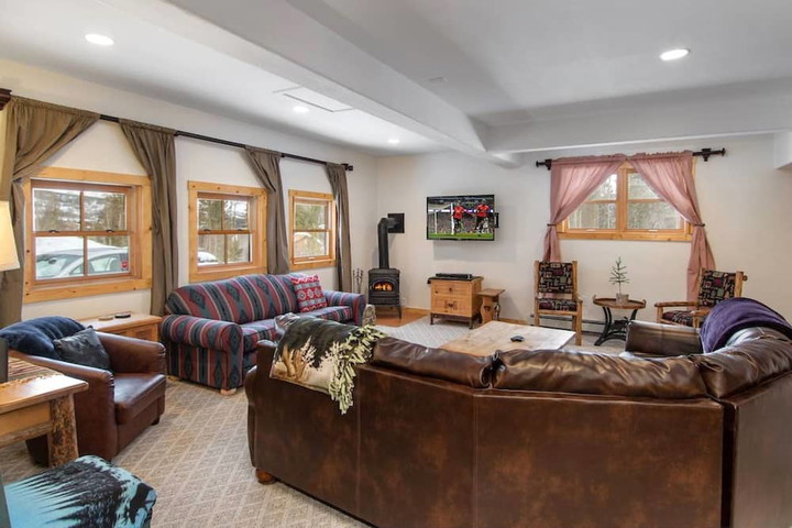 Mountain Meadow Lodge  Dog-friendly  Hot Tub - Silverthorne, CO