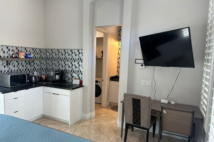 Private Guesthouse In Upscale Community, Courtyard Retreat W/ Fireplace - Las Vegas