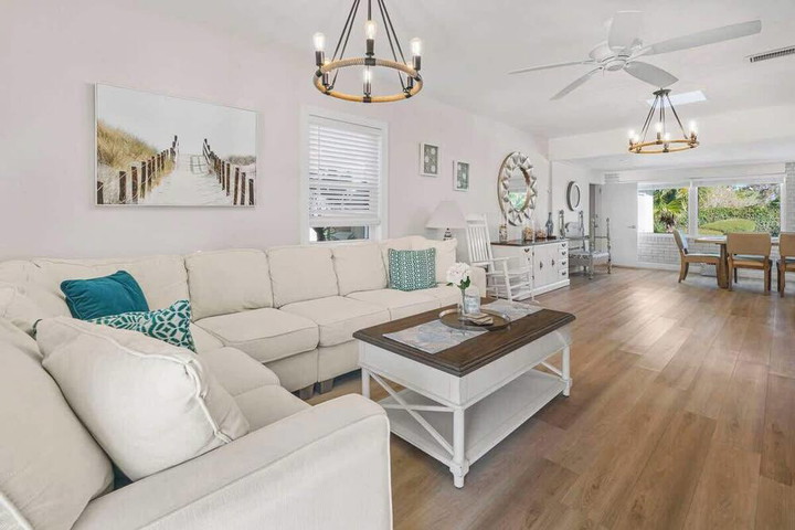 Poolside Palms - Team Joseph Ellen - Jacksonville Beach, FL