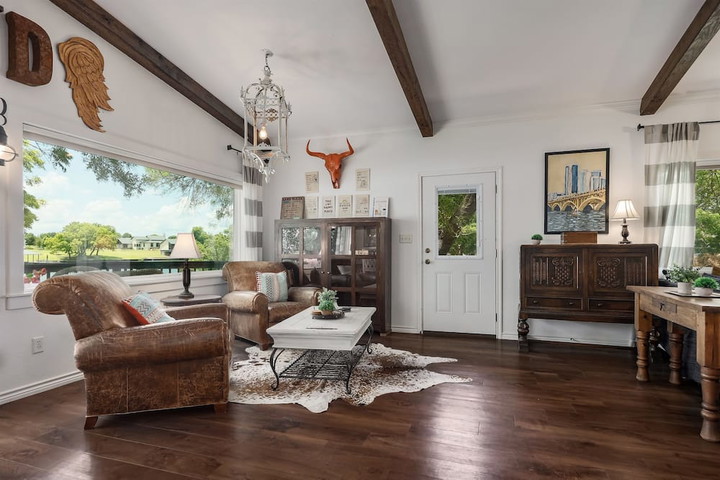 Dock | Hot Tub | 2 Boat Slips | Pool & Footsball Table | Media Room - Marble Falls, TX