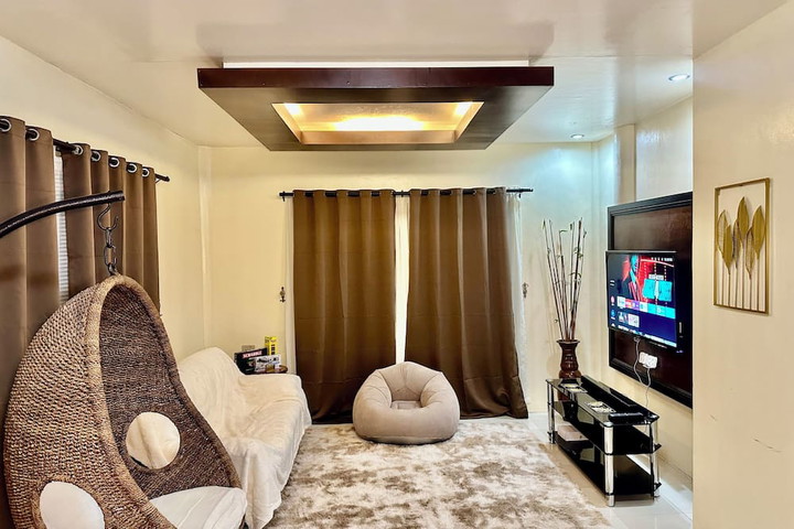 Spacious 3-bedroom House In Subic With Ac, Wifi, Pool & Parking. Relax & Unwind - Subic