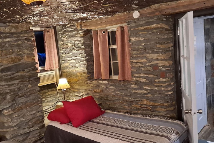 River View East - Full Bed - Harpers Ferry, WV