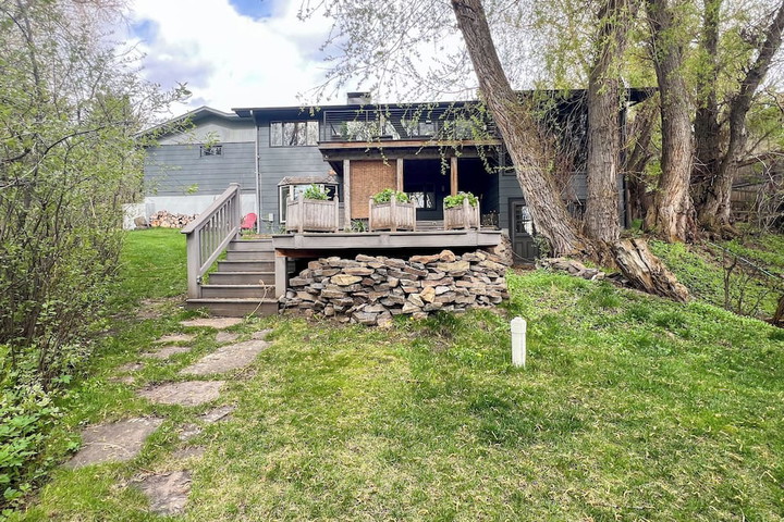 Spectacular Retreat Minutes From Downtown Bozeman - 4 Bedrooms On Tranquil Creek - Bozeman, MT
