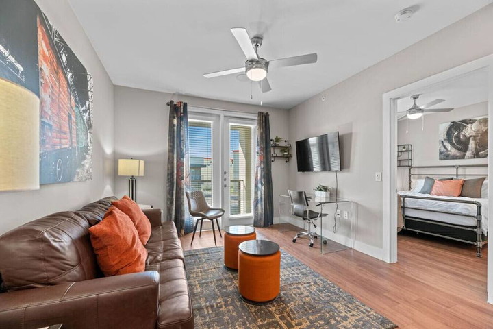 Lavish King Bed | Pool+gym+stockyards+free Parking - Roanoke, TX