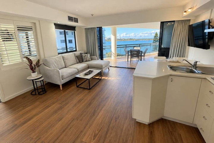 On Golden Beach | Oceanside View & Private Balcony - Sunshine Coast