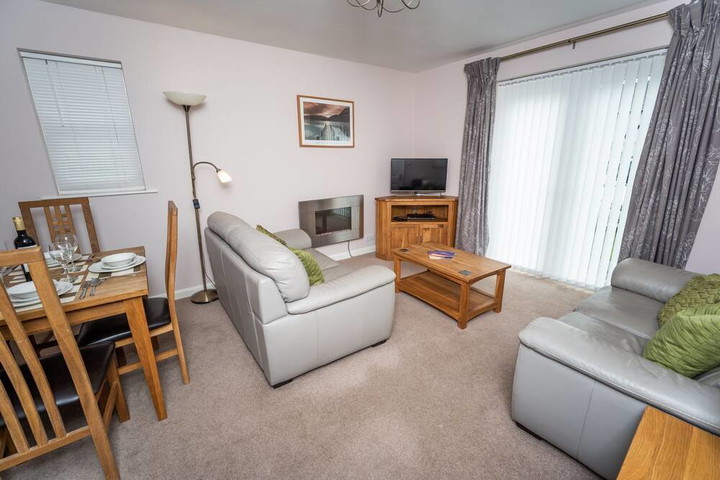 Elm Cottage -  A Cottage That Sleeps 4 Guests  In 2 Bedrooms - Keswick