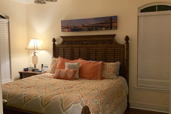 *** 2 Bd, 2 Bath Luxury 5 Star Italian Resort, On The Hedge Of The Tampa Bay - Clearwater, FL