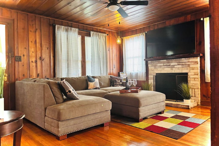 Charming 2-bedroom House In Fabulous Morganton - Morganton, NC