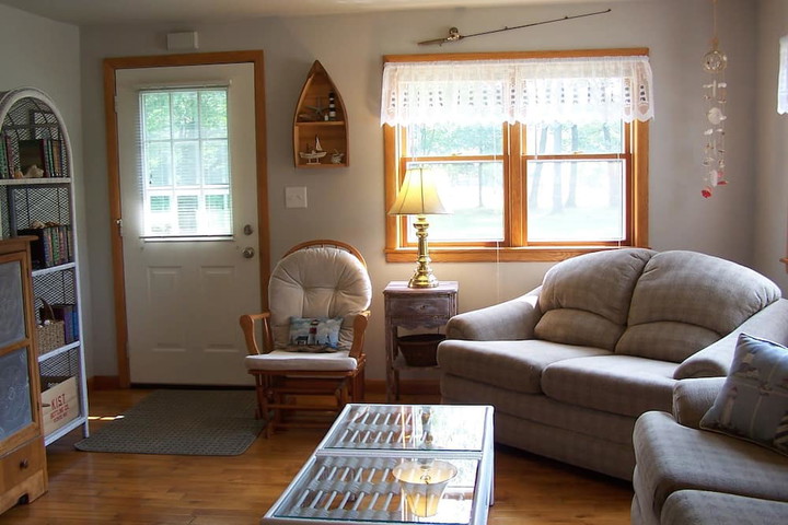 Bay Breeze Cottage - 4 Season Fully Outfitted Vacation Getaway! - Wisconsin