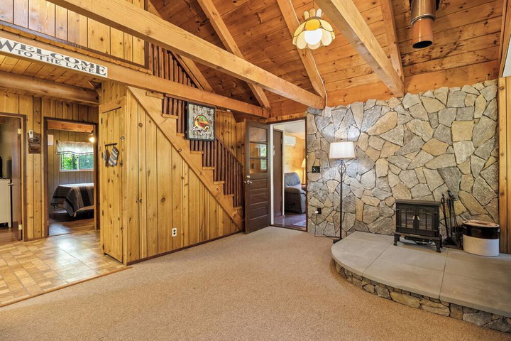 The Lake Escape - A Cozy Lakeside Cabin - Sleeps 8 - Grill, Kayak, Firepit - Wolfeboro, NH
