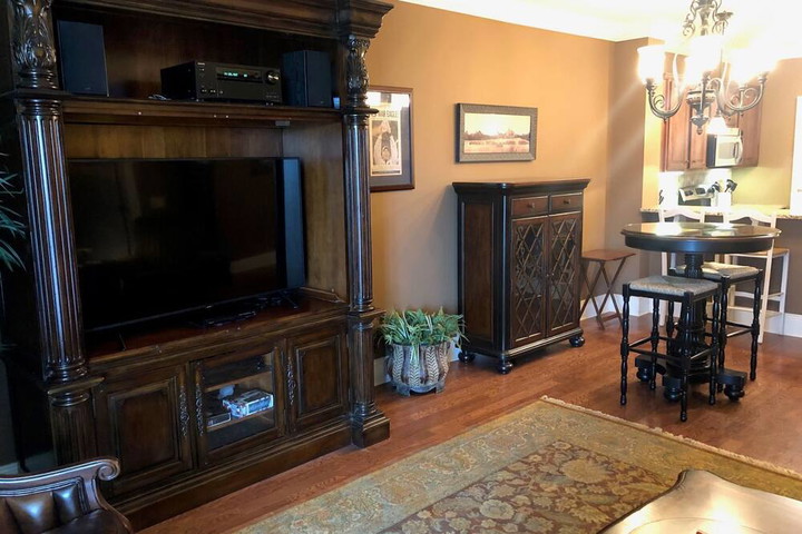 Luxury Rental With View Of Football Stadium And 2 Blocks From Toomer's Corner - Auburn, AL