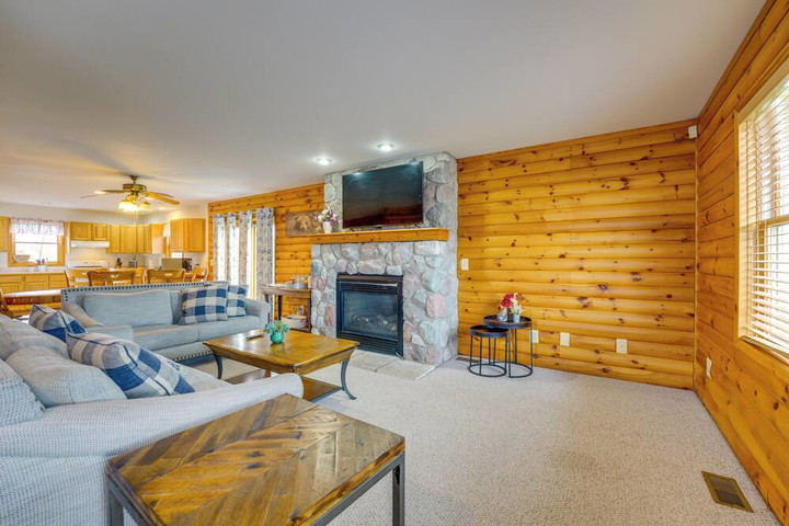 Fire Pit & Grill! Spacious Port Huron Home By Dtwn - Sarnia