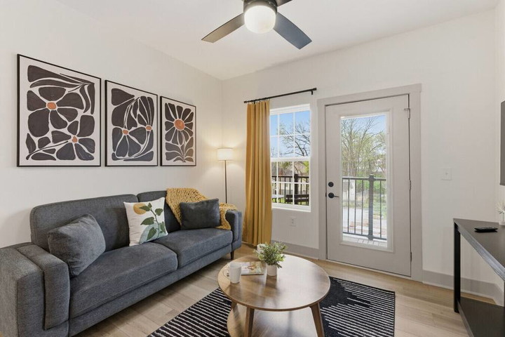 Boutique Loft W/ Patio, Rooftop Views + In-unit W/d - Murfreesboro, TN