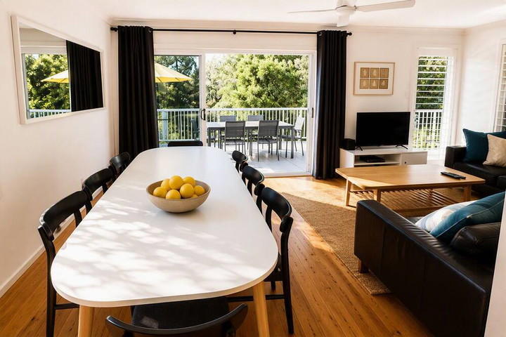 Budgewoi Blue Beach House - Central Coast