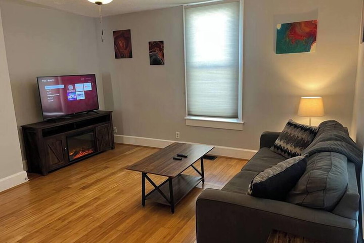 Main, Three Bedroom House In Historic Loveland - Loveland, OH