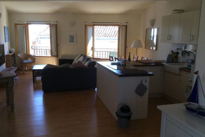 Apart 2 Overlooking Etang De Thau Bouzigues. Amazing Views 2nd Floor Sleeps 2-4 - Bouzigues