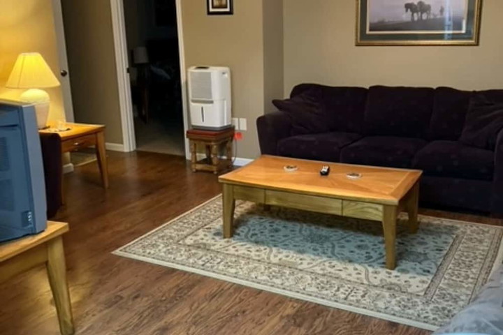 Gound Level And Private Home With River Front Access. - Lewisburg, WV