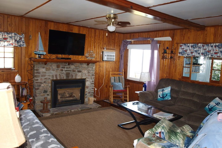 Côté Ouest, 101 'Lake Frontage, à Droite Sur Wine Trail / à Partir De 100 $. P / N - Finger Lakes
