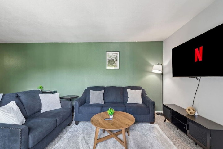 2 Min At&t Stadium Walk | Cozy & Clean 2br Apt - アーリントン, TX