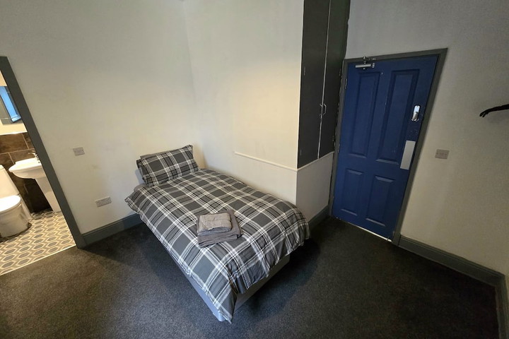 Premium Single Room Ensuite With Shower-room 5 - Todmorden