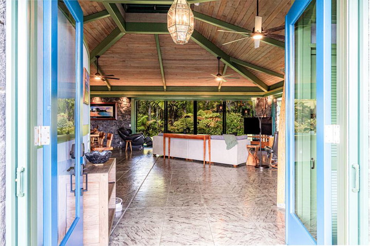Lava Rock Retreat - Impeccable Comfort In Hilo! - Hilo, HI