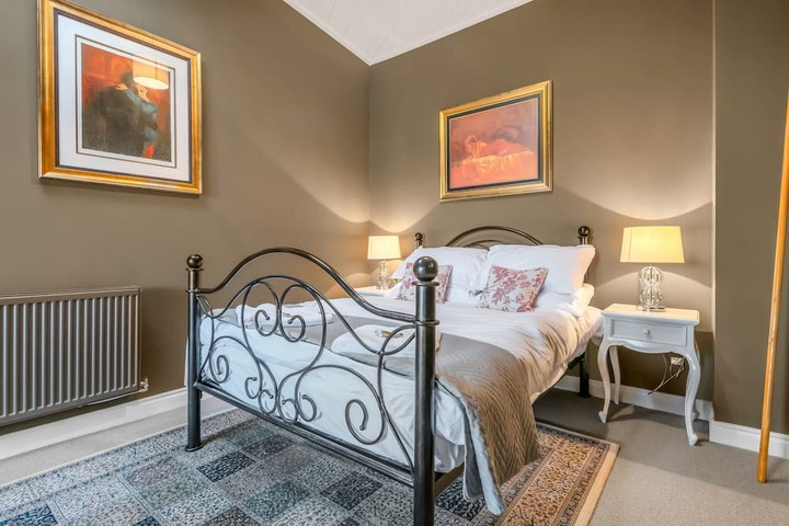 Pools Cottage 4 Winery-inspired Countryside Stay - Coventry