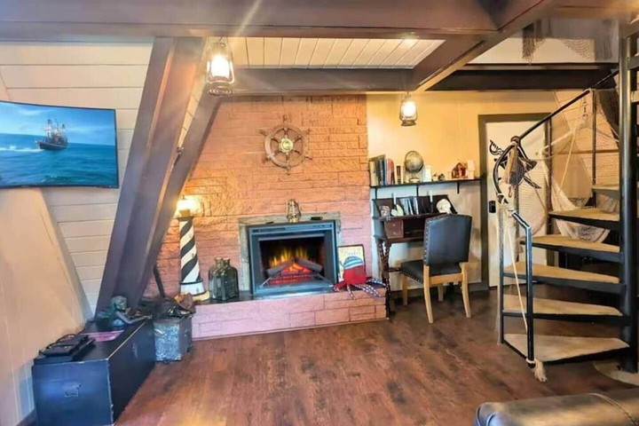 Pirate 2-story Villa Near Beach - Ocean Shores, WA