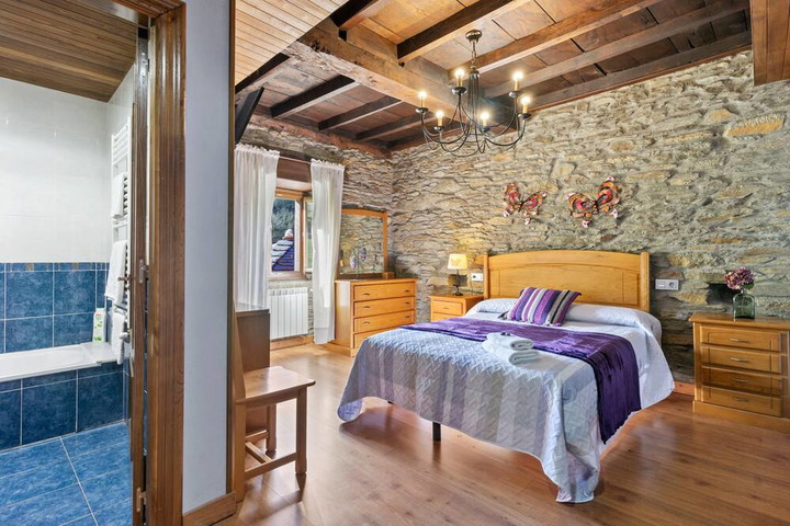 Maison De Campagne "La Posada Del Chano" Avec Vue Sur Les Montagnes, Piscine Privée Et Wi-fi - Cangas del Narcea