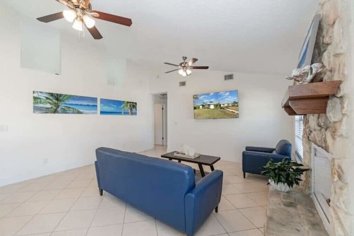 4/3 Family Home Steps To Beach W/spa In Melbourne Beach - Melbourne Beach, FL