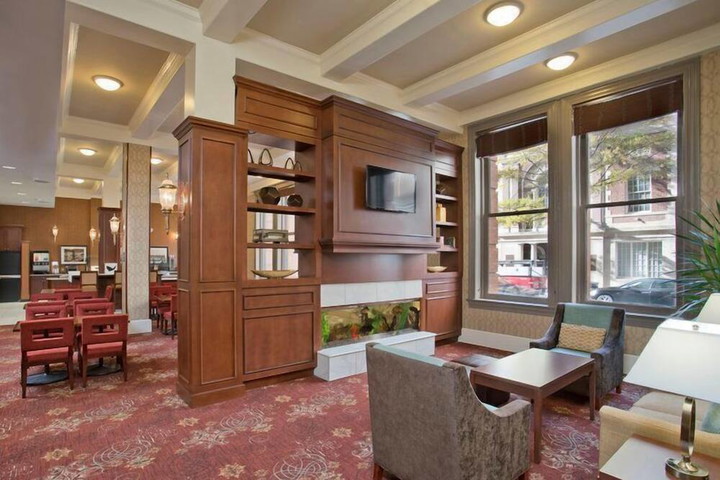 1br King Suite W/ Sofa Bed | Free Breakfast + Gym - Maryland