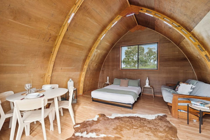 Bickell's Hut - Off-grid Farm Stay, Fire Pit, Fire Bath, Cozy, Views - Sleeps 2 -4 - Bellingen