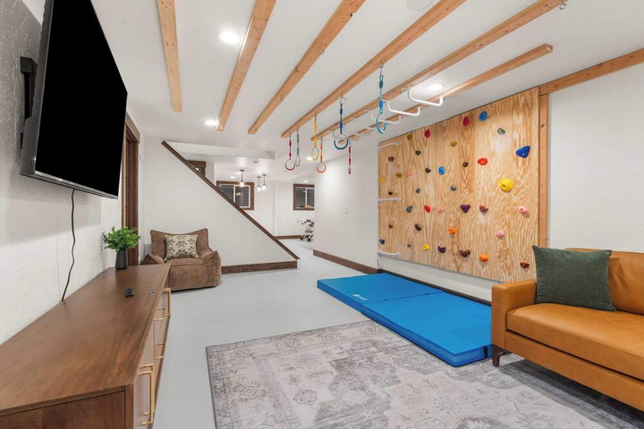 5br Group Retreat | Hot Tub + Game Room - Coeur d'Alene, ID