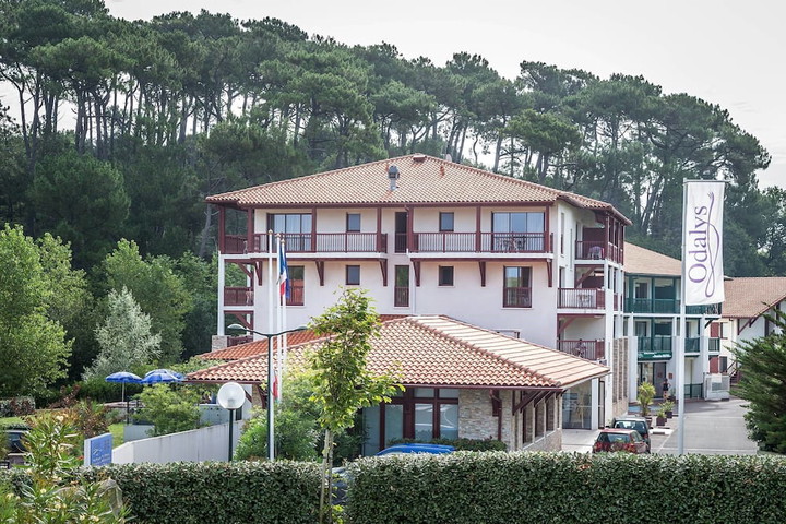 Suite Pour 3 Avec Terrasse | Piscine Chauffée - Saint-Pée-sur-Nivelle