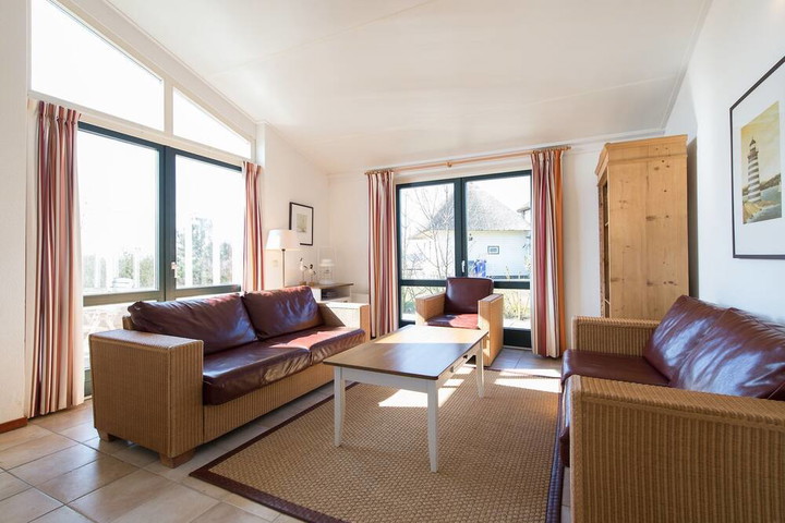 Spacious Renovated Single-storey Bungalow - Ameland