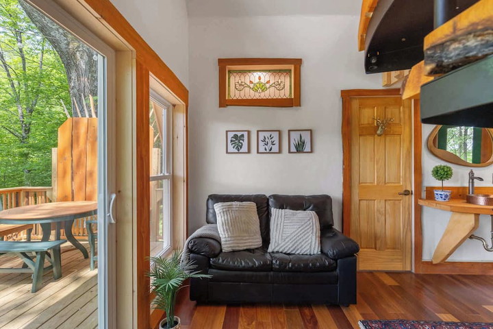 Whimsical Vermont Cabin | Hot Tub, Sauna & Views - Stowe, VT