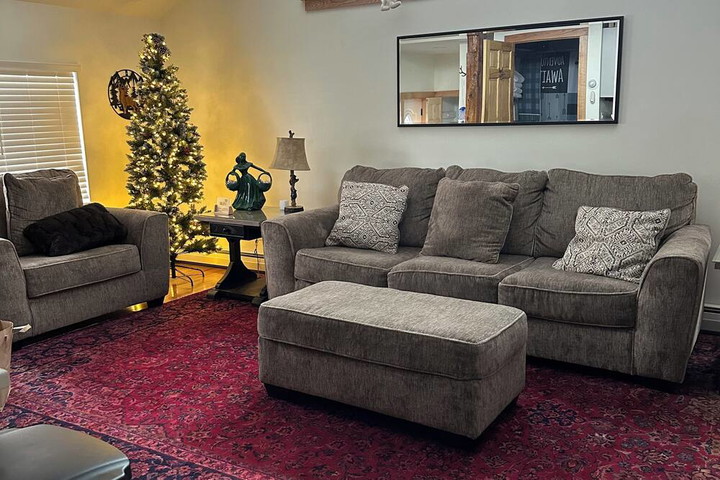 Rustic Cozy  Large 1-bedroom, Queen Size Bed Priced Per-person Rate - Verona, NY