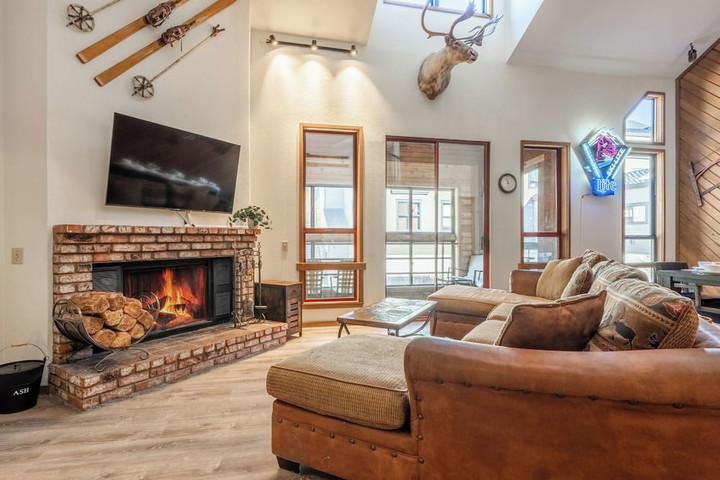 Walk To Ski Condo Near Slopes W/ Pool & Spa 624 - Mammoth Mountain, CA