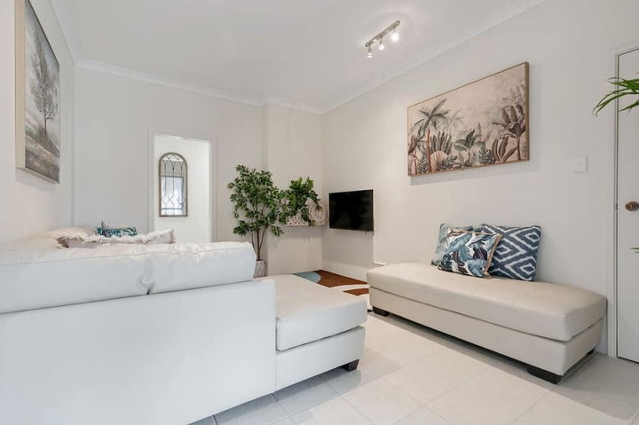 A9 - Elegant 3 Bed Apt In The Heart Of Connolly! - Mindarie